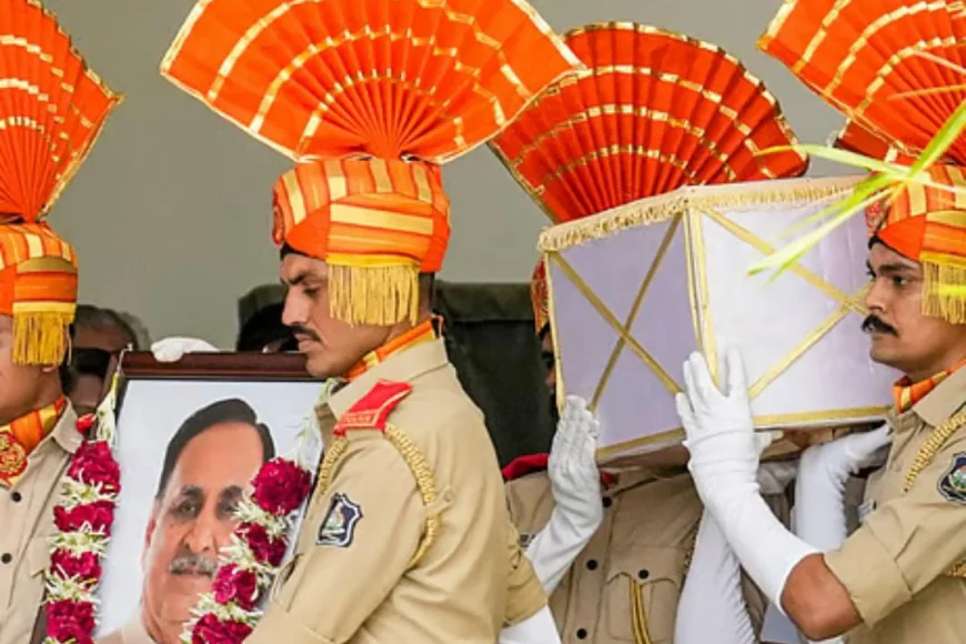 गुजरात के पूर्व सीएम विजय रूपाणी का अंतिम संस्कार आज, राजकोट में उमड़ी ...